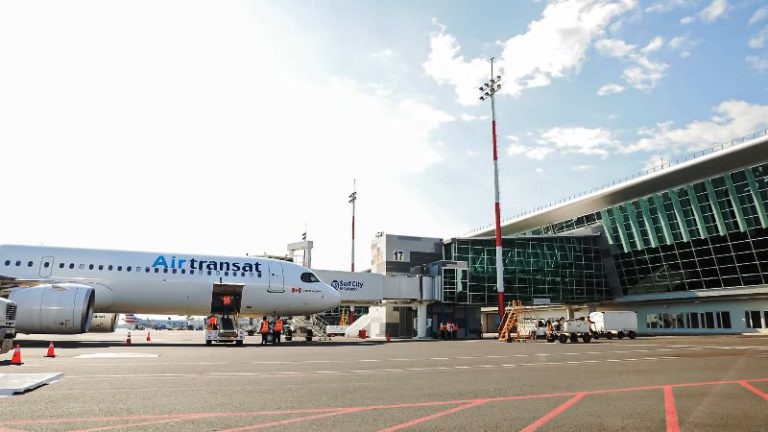 AIR TRANSAT inicia operaciones regulares en El Salvador – Flotilla Aérea
